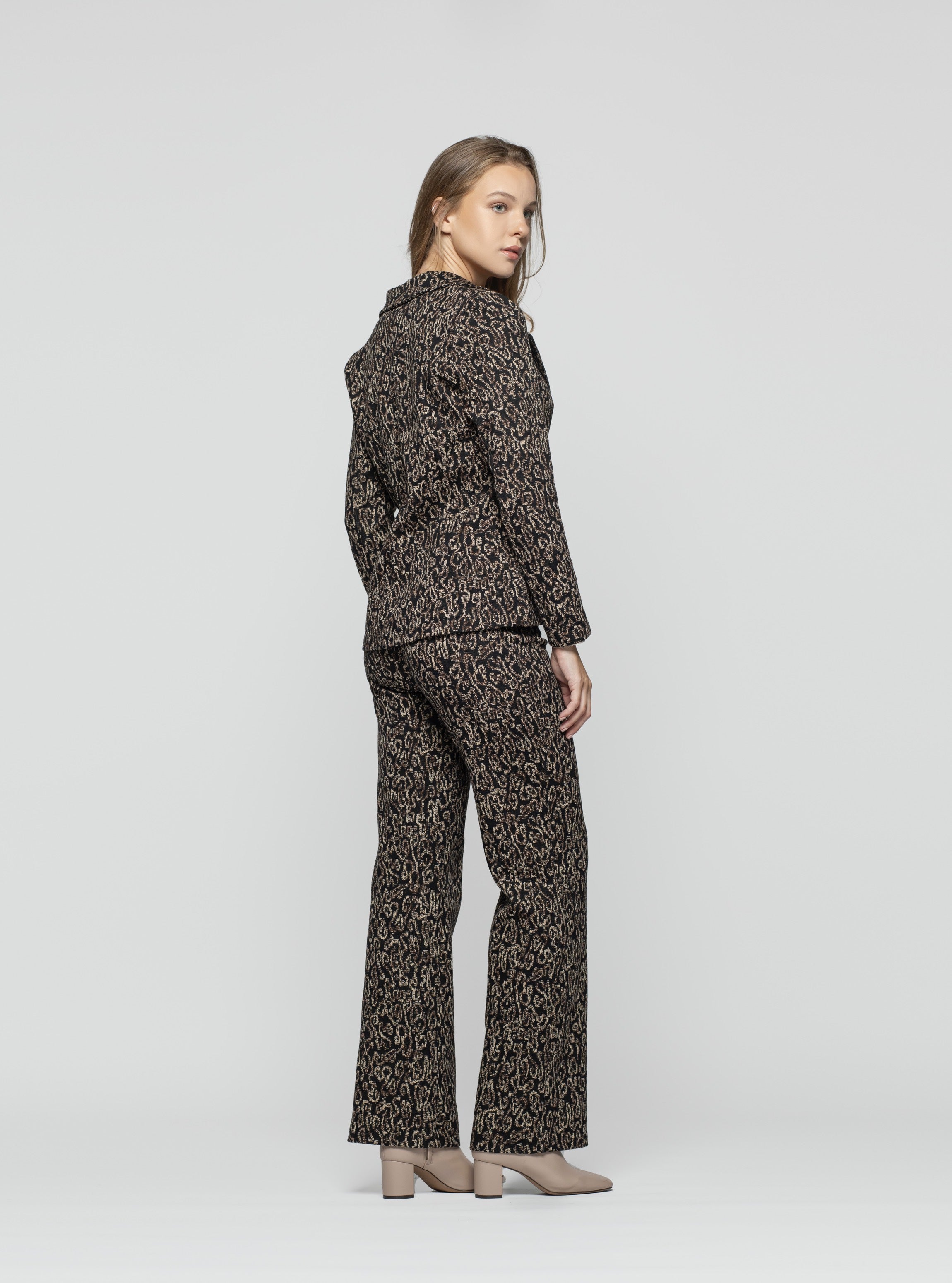 TODO ABRIGOS Y CHAQUETAS LINEATRE – Lineatrē