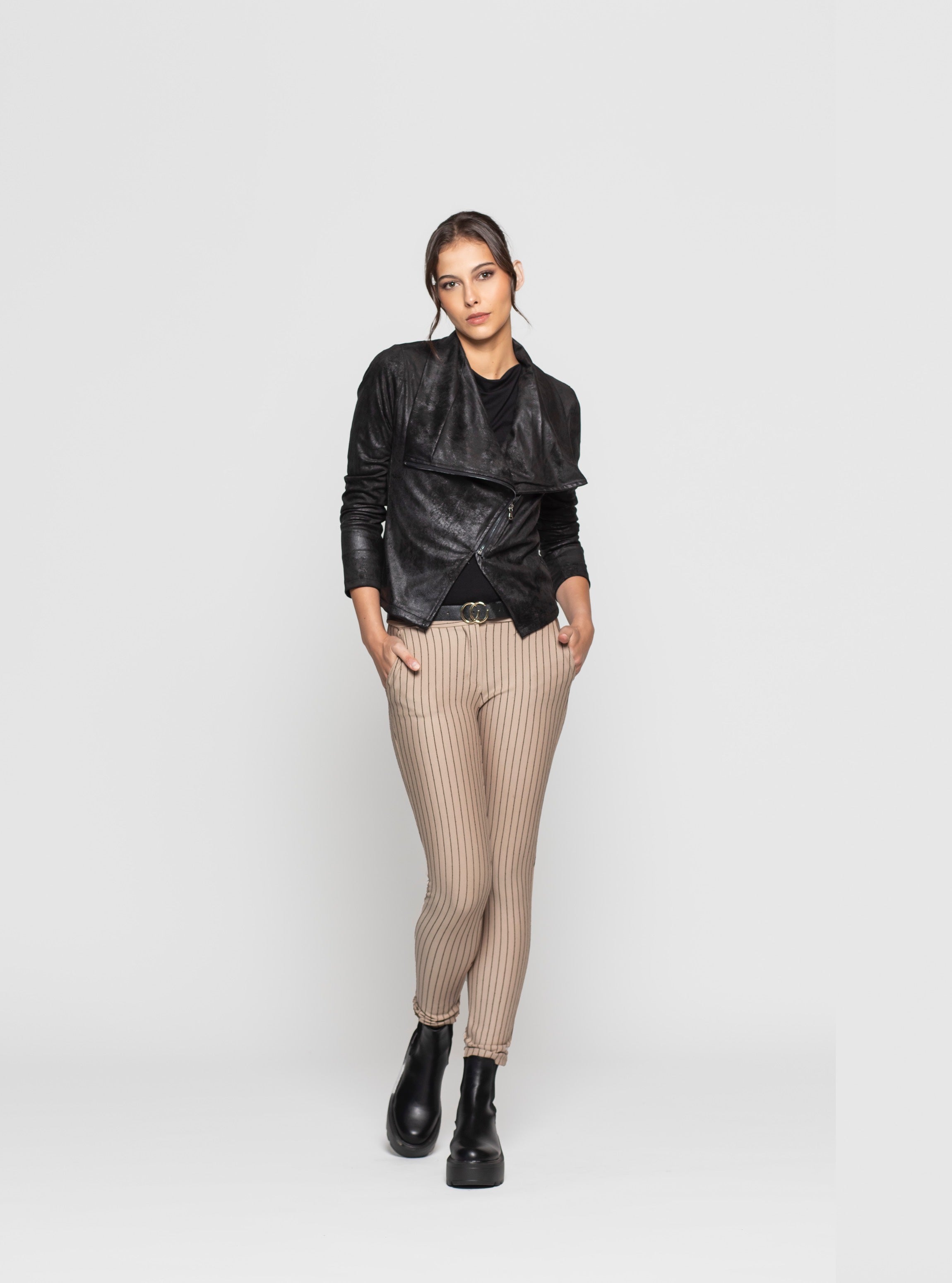 TODO ABRIGOS Y CHAQUETAS LINEATRE – Lineatrē