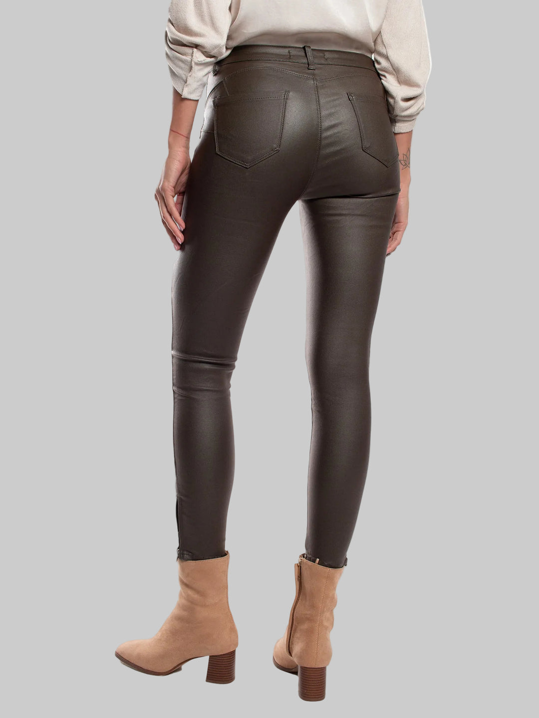 Lineatre Oficial | Outlet Femenino con Descuentos Exclusivos – Lineatrē